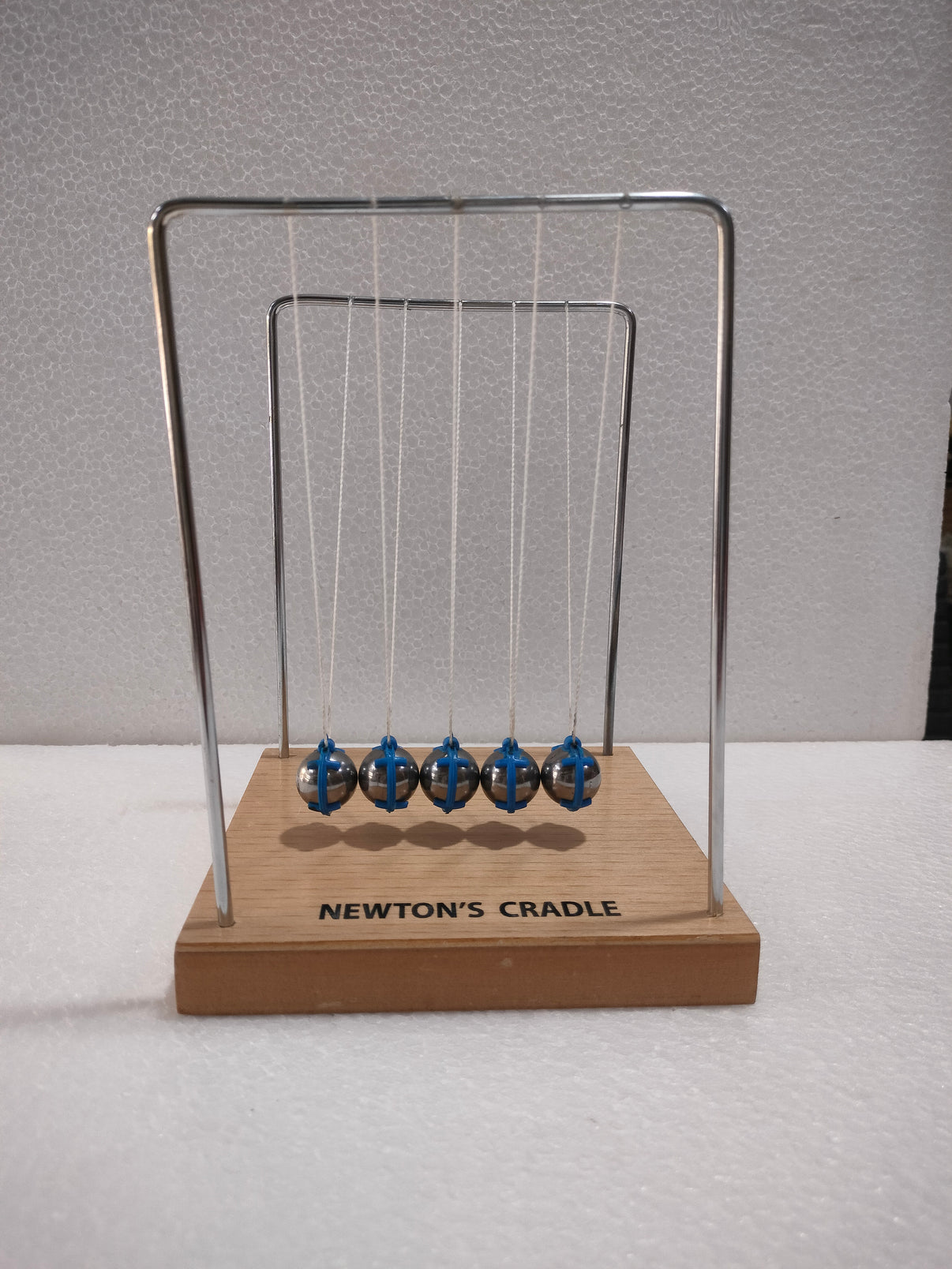 NEWTON'S CRADLE – M/S LAB TECH CORPORATION